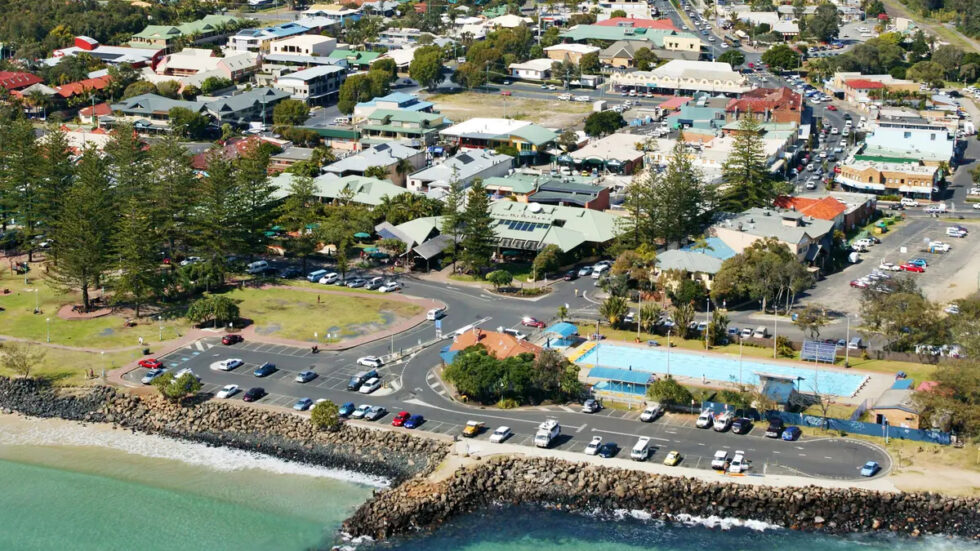 Byron Bay blue between "Airbnb mafia" and grassroots groups highlights ...